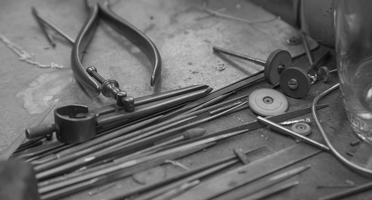 THE ART OF CRAFTSMANSHIP | ROX MAGAZINE